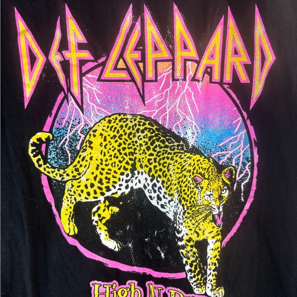 Def Leppard | Shirts | Def Leppard 2xl Mens Neon On Black Graphic Tee ...